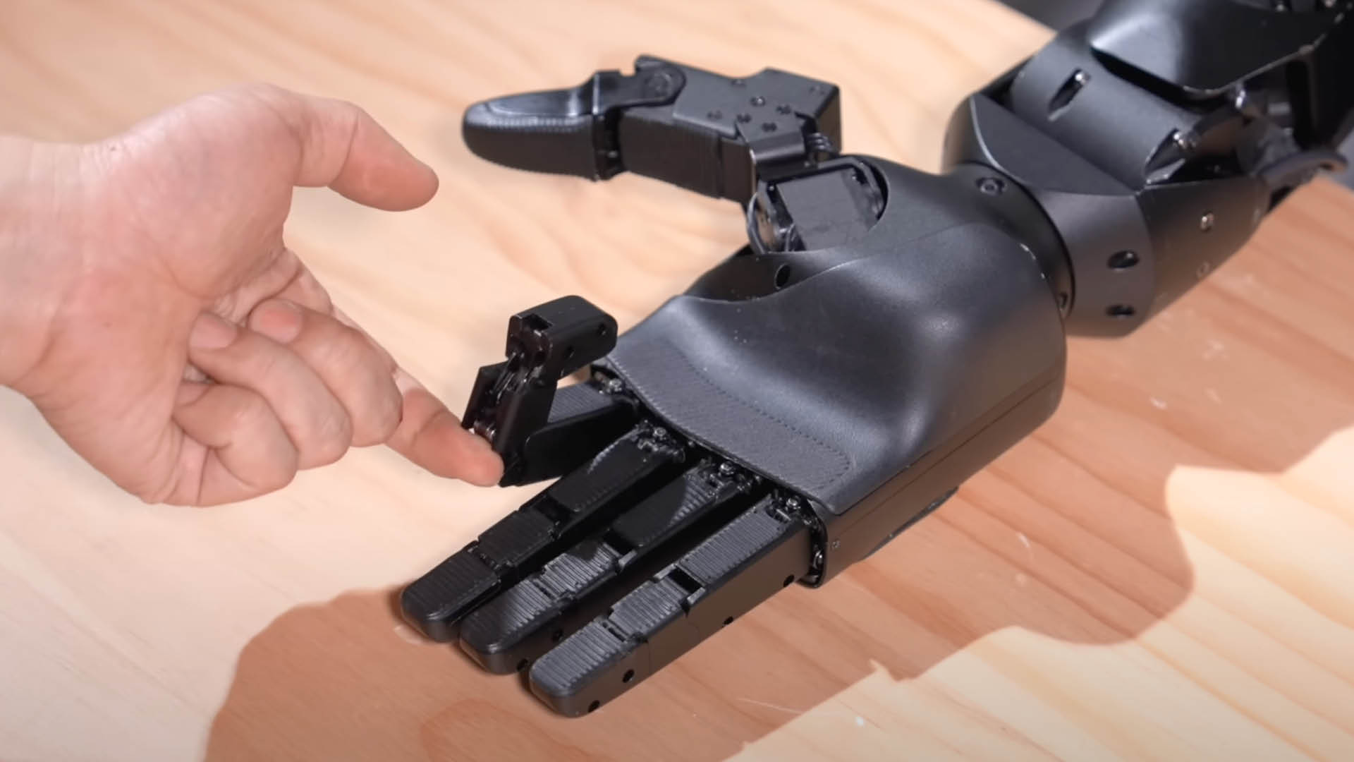 All You Need to Know About the Unitree Dex5 Hand - Humanoid.guide